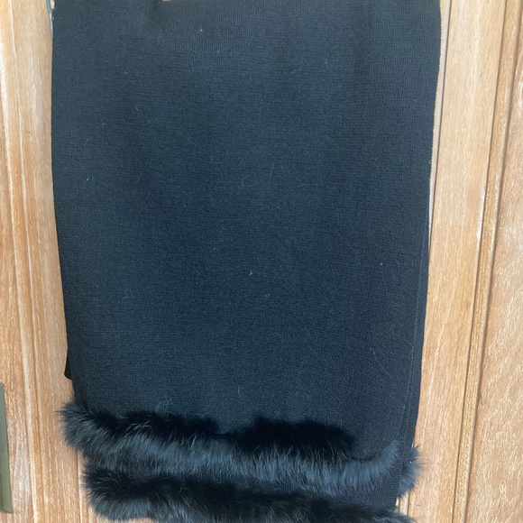 Vintage | Accessories | Black Wool Scarf Wfur Trim Beautiful | Poshmark